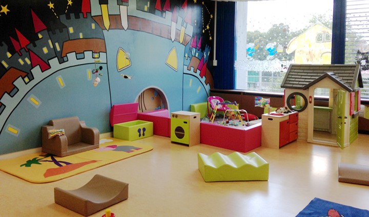 New crèche places for UN staff | Places de crèche disponibles pour les ...